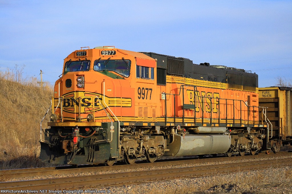 BNSF 5832's rear DPU
